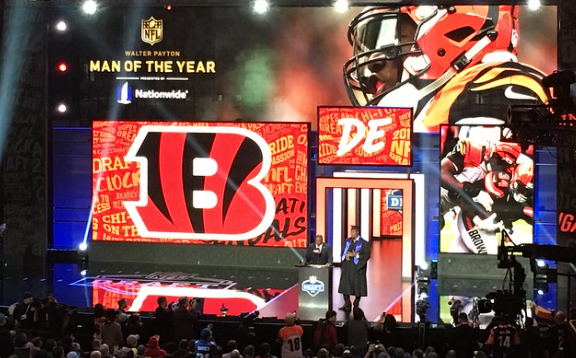 Bengals get all Draft Picks Under Contract, as DE Shemar Stewart Signs ...
